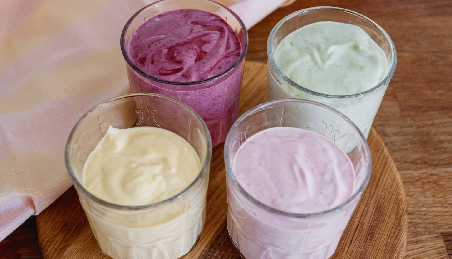 Duhová mlska (nejen) pro děti: Zdravé zmrzlinové vločky jen ze dvou ...